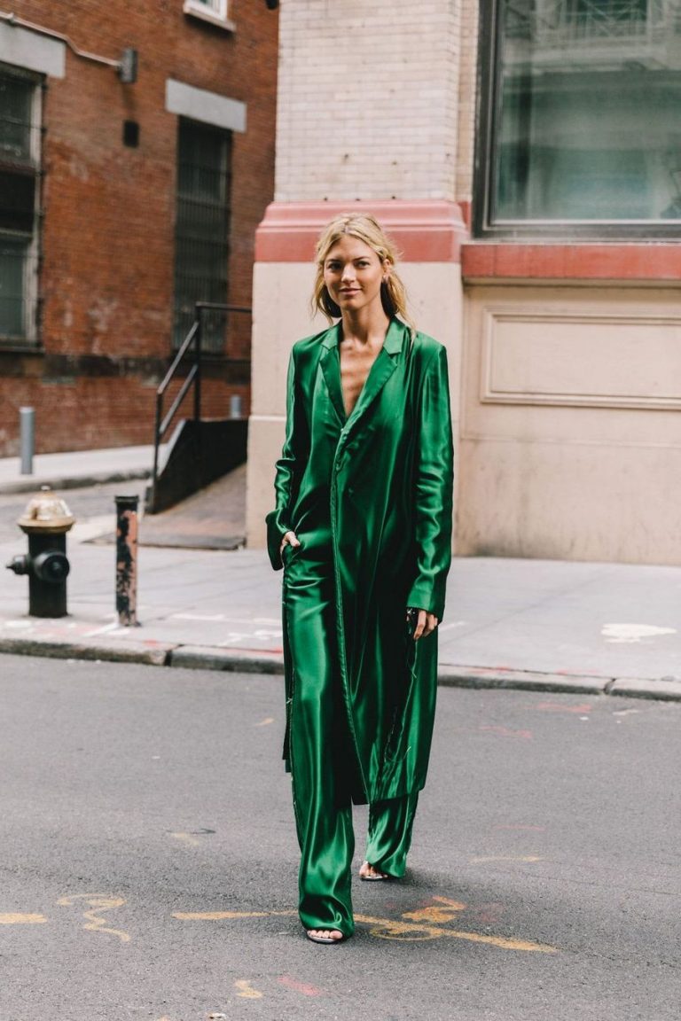 How To Wear Emerald Green Outfits: Easy Style Guide Inspiration 2023 ...