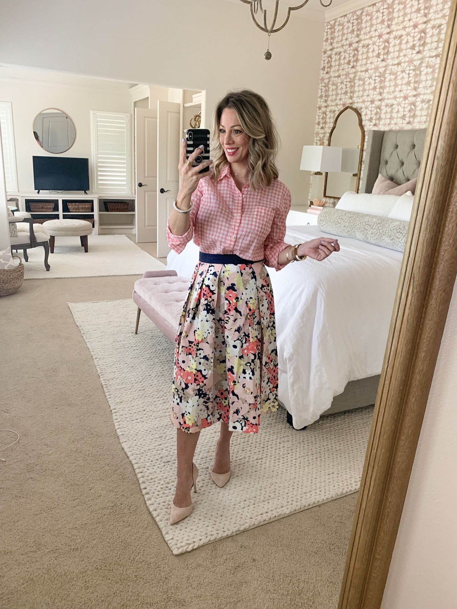 Coral Color Outfit Ideas For Spring: Practical Style Guide 2023 ...