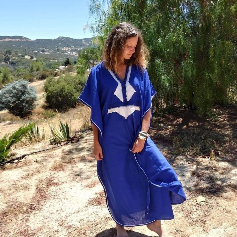 What Is A Caftan And How To Wear It Now 2023 | Fashion Canons